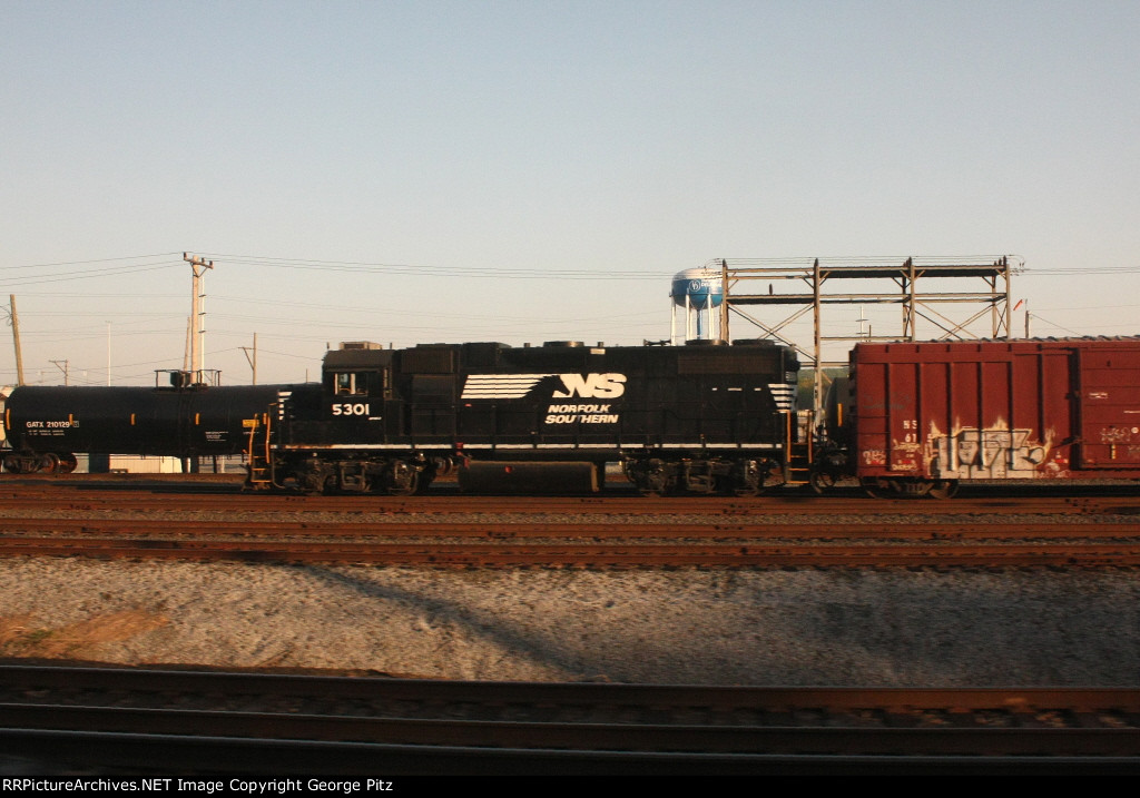 NS 5301 at Chrysler yard